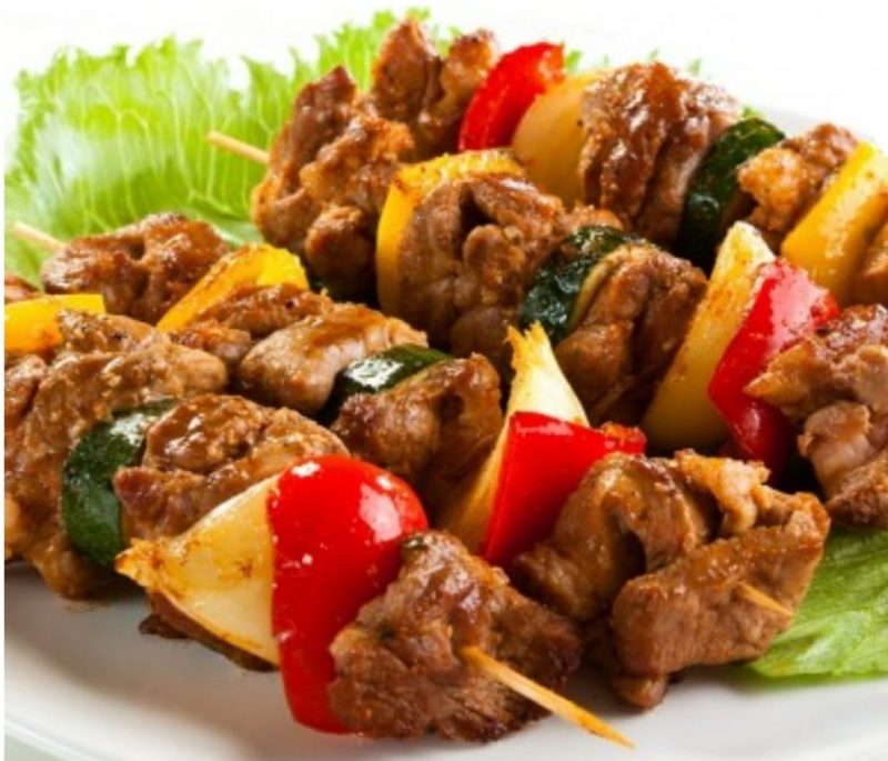 Frigarui porc / Pork skewers – Champions